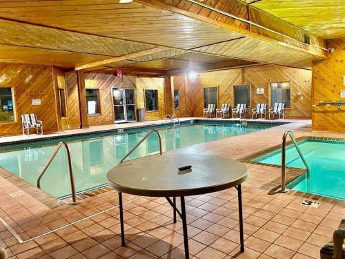 Dells Suite Dreams At Lighthouse Cove Condominiums - Wisconsin Dells, WI