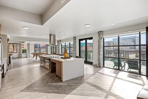 Placemakr Downtown Austin - Austin