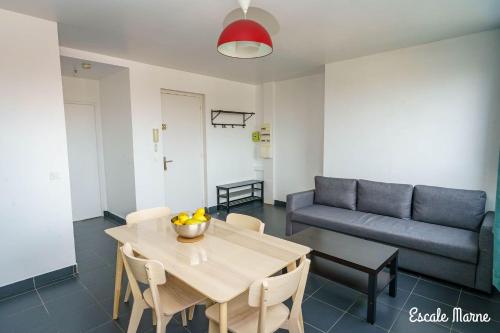 Disponible - Appartement Entier Renove 22 - Escale-marne Fr - Parking Rue Gratuit, Vue Panoramique, - Maisons-Alfort