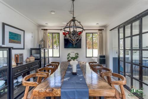 Adora's Place - Family Room - Coron