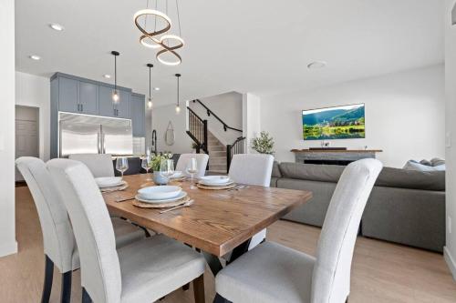 Family Home Retreat - 9 Mins To Wem - Vintage Arcade-ping Pong -Air Conditioning - Edmonton, Canada