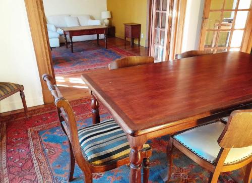 Apartamento De Estilo En Edificio Patrimonial - Montevideo