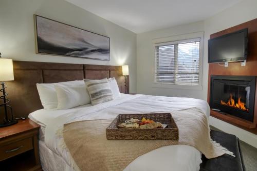 Marvellous Mountain Condo Pool & Hot Tub - 캔모어