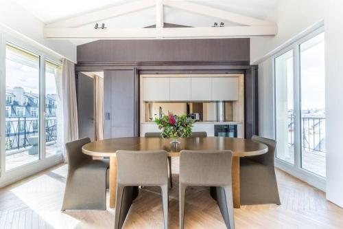 Haussman Palace Appartment - Gare Saint-Lazare - Paris