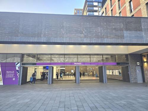 Rayan Heights Cosy 1 Bedroom Flat Sleeps 2 Perfect For Contractors Tourists Families - Free Parking - Woolwich