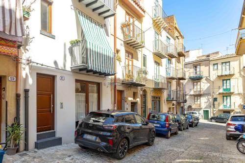 Casa Giuara - Luce - Castelbuono