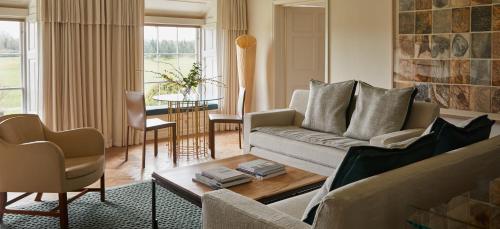 The Grove, Watford from £47pp - Book Now