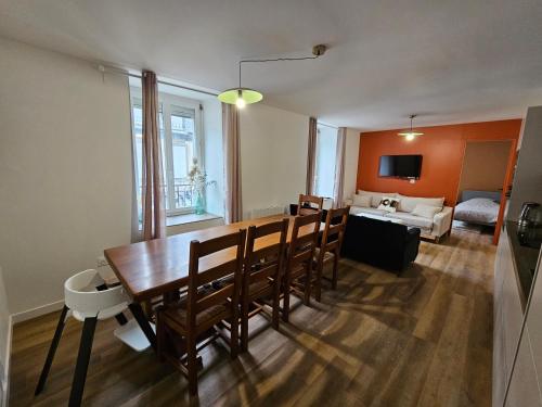 Appartements 4, 5 Et 10 Personnes Renoves En Centre-ville - Mont-Dore