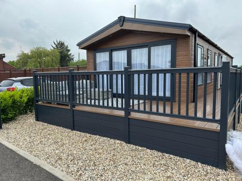 Kingfisher Lodge Long Acre Holiday Park - Evesham