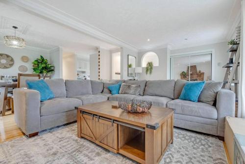 Riviera Escape On Waterfront With Hot Tub - Ottawa