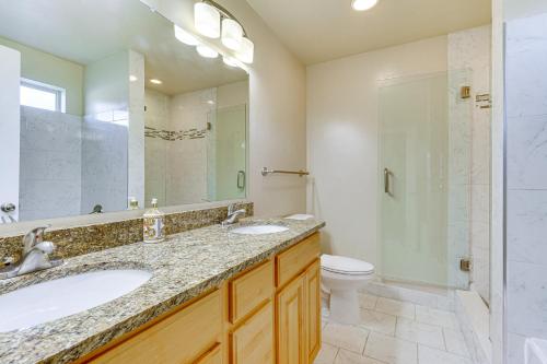 Hike, Golf & Ski: Family Home In South Jordan - South Jordan, UT
