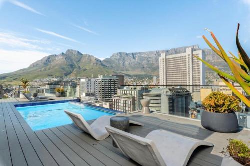 The Tokyo Rooftop Pool And Luxe Living Cape Town - Le Cap