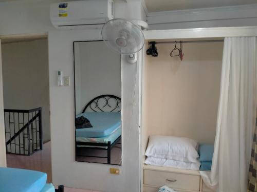 Twins Transient House - Calamba