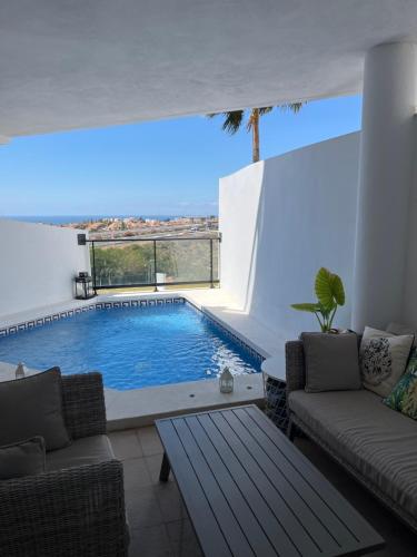 Hollywood Pool Luxury - Calahonda