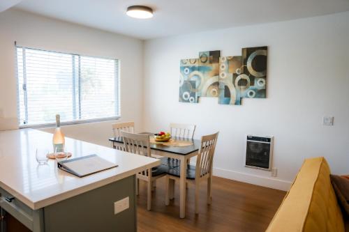 1 Block From Beach - Steps From Restaurants & Shops - Oceanside, CA