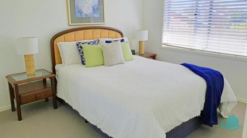 Caves Seascape Villa - Stroll To Shops And Beach - Caves Beach