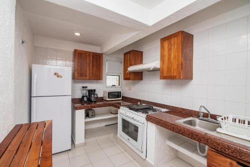 From $40pp - 2BR APT Close to the Beach and 1 Block from 5th Av, Playa ...