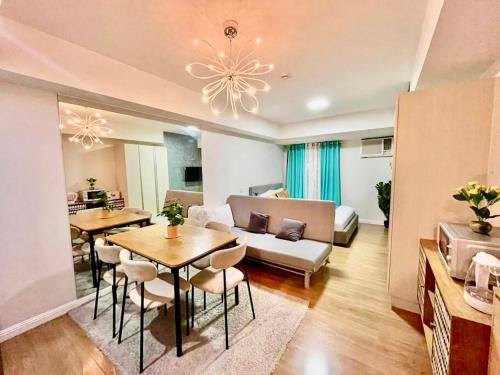 Abreeza Studio Suite 2321 - Pool, Wifi, City View, Washer, Ac, Netflix, Mall - Davao City
