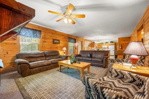Poplar Point Condo Unit 12e By Eden Crest - Pigeon Forge, TN