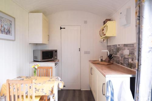 Shepherds Hut With Hot Tub - コーンウォール
