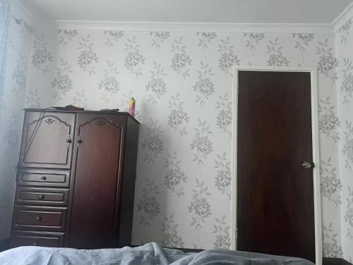 Mac’s- Double Room Shared Bathroom - Belfast