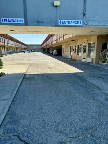 Regency Inn Fresno - Fresno, CA