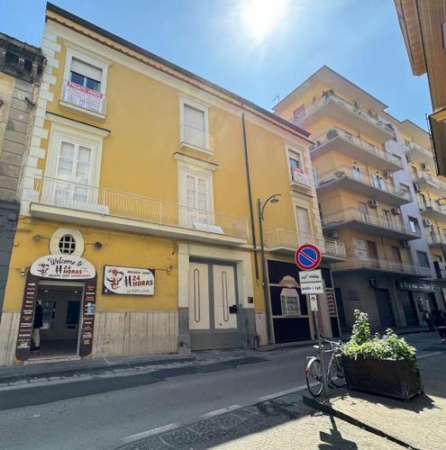 Suite Cube Al Centro Storico Vicino La Scuola Vespucci Con Parcheggio Su Richiesta - Frattamaggiore