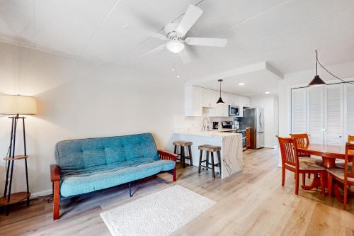Beach House 102 - Ocean Pines, MD