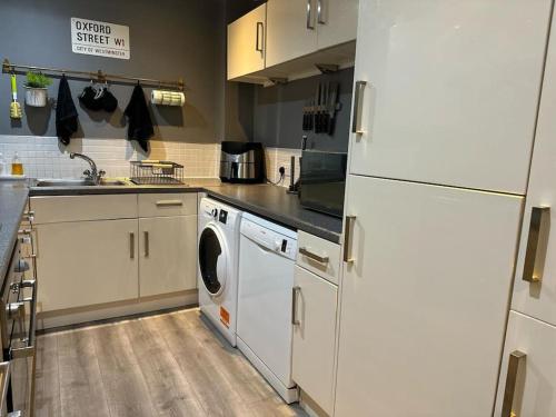 Croydon Luxury 2 Bed Apartment - Sleeps 6 - Gatwick Airport Close - Croydon, UK