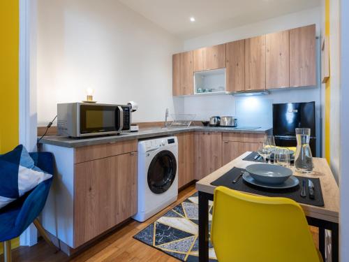 Le Dedieu - Hypercentre Garage Gratuit Wifi Netflix Amazon Prime - Villeurbanne