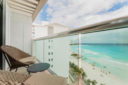 The Ocean Vibes Suites By Casa Paraiso - 칸쿤