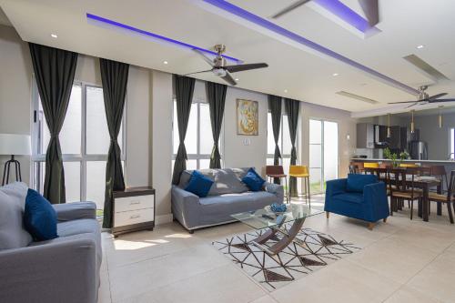 Guanaco House , A-c, Wifi, Hot Water & Perfect For Your Family ,Excellent Location - Santa Ana
