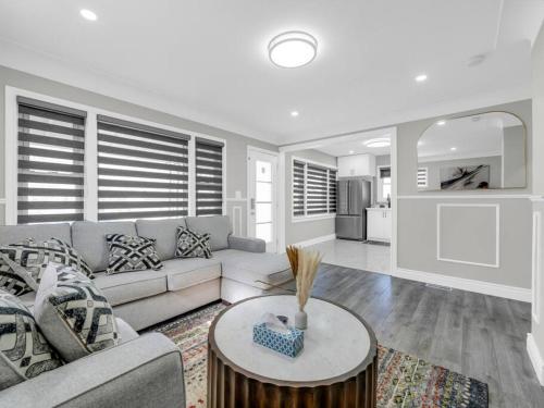Stylish House In South Windsor-2 Bedrooms - Windsor, ON, Canada