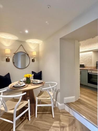 Tobias Apartment, 2 Bedroom, Aberaeron - Aberaeron