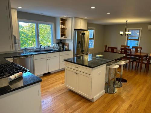 Boston Single Family House - 19' Train To Back Bay - Newton, MA