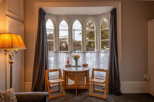 Grand 1 Bed Georgian Suite At Florence House, In The Heart Of Herne Bay And 300m From Beach - Herne Bay