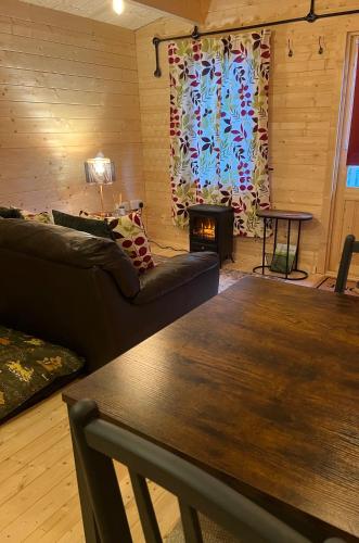 Oak Tree Cabin - Wales