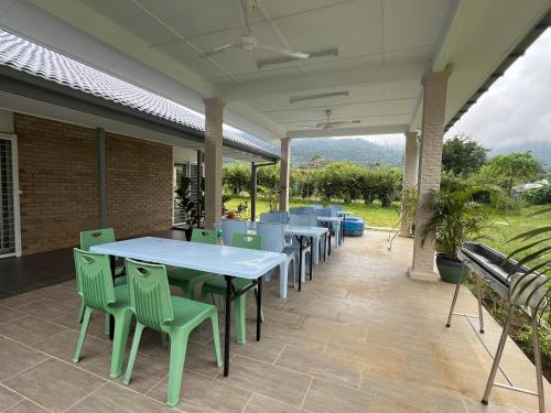 Sunny Lake House - Entire Bungalow, 5 Rooms, 16 Persons - Slim River