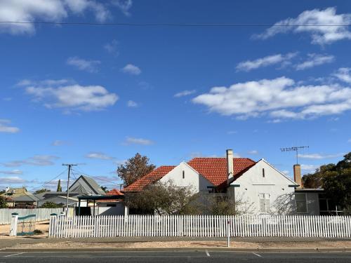 The 155 Ral Ral Avenue Stay - Renmark