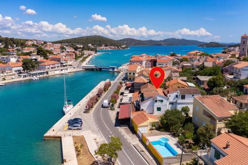Apartments By The Sea Tisno, Murter - 815 - Pirovac