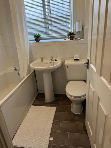 Kettering Service Accomodation 2brh Freeparking Wifi Smart Tv Tea & Coffee - Kettering