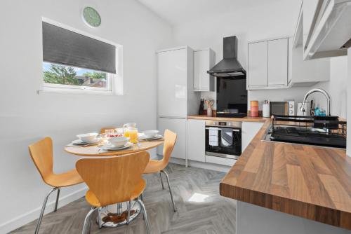 Henwood Home Stays I 3 Modern Flats I Sleeps 4 In Each - Worcester