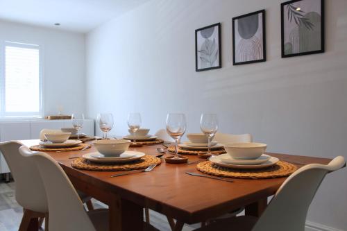 4 Bed House, Mk Centre With Parking Contractor & Family Friendly - Milton Keynes