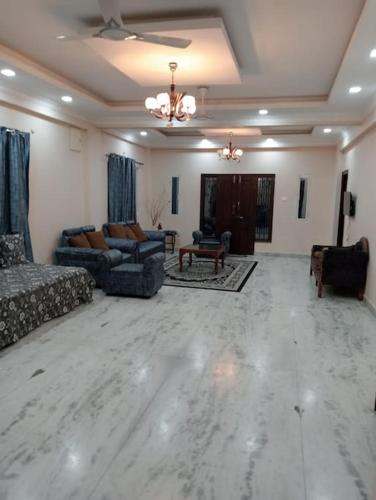 6bhk Ac Home For Families In Prime Loc Hyderabad - 하이데라바드