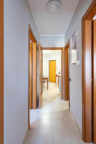 Chantal's House Apartament - 拉丁納