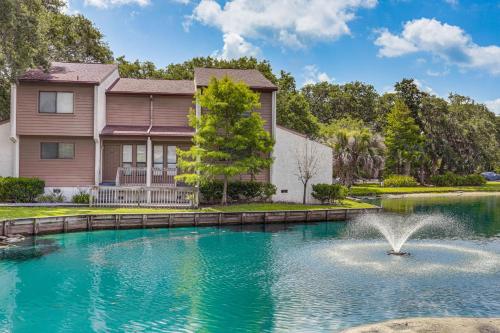 Amelia Island Condo W/ Pool Access: Walk To Beach! - Fernandina Beach, FL