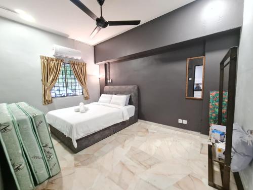 Bayu Beach Seafront 1-10 Pax, Pool, Steamboat, Bbq - Port Dickson