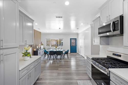 Stylist Home In Convenient Location! - Arcadia