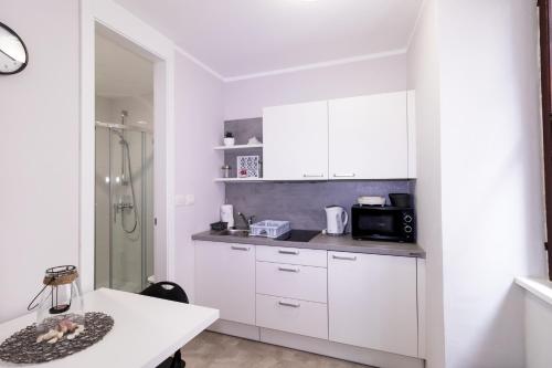 Piran Downtown Chic And Cozy Apartments - Comfort One Bedroom Apartment - Piran