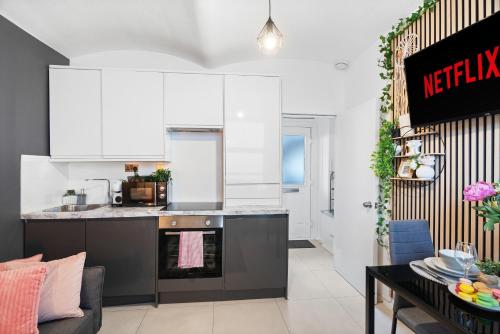 Brighton Apartment, Walk To Cafes, Beach & The Lanes, Parking Available At Extra Cost On Request Onl - Brighton